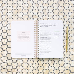 Fresh Start Daily Goal Planner® | Undated (Natural Linen Spiral ...